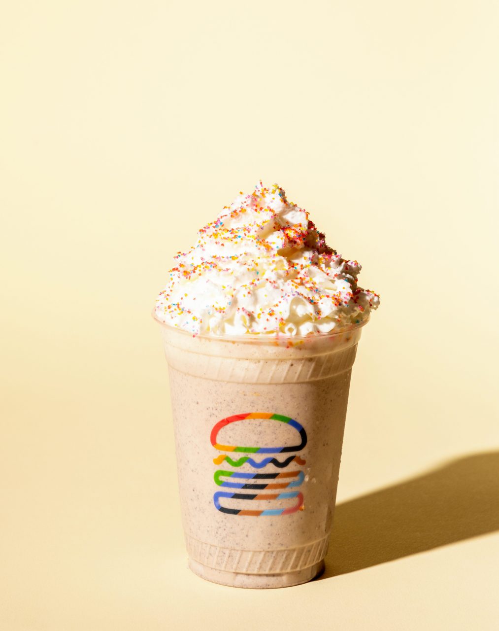 Vainilla Cookies & Cream Shake: Celebra el Pride con Shake Shack | Coolture